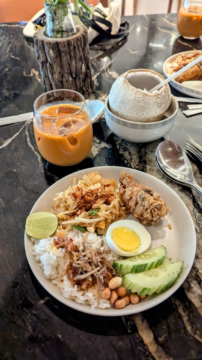 Why you must visit the SilverKris Lounge in Bangkok (spoiler alert: it ...